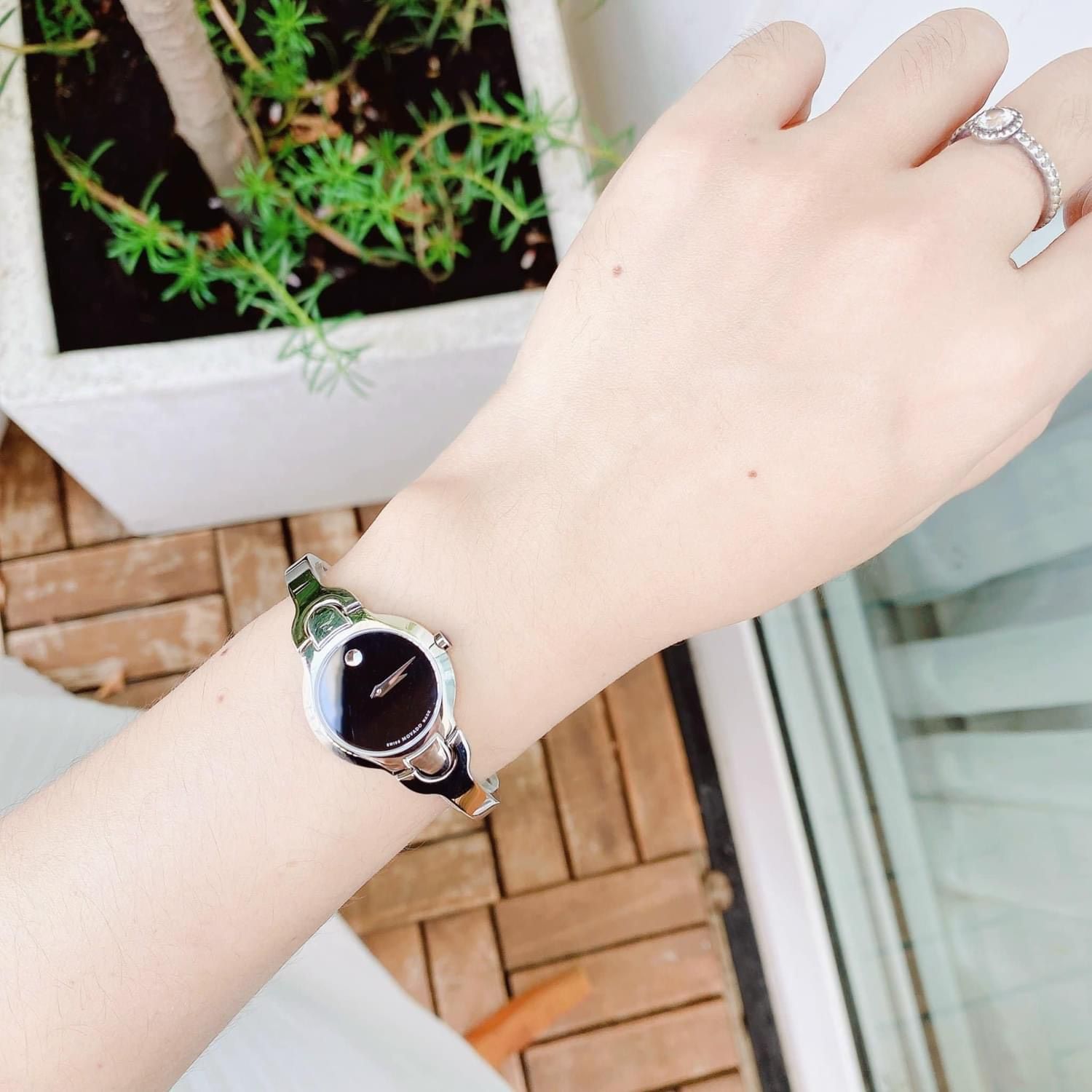 Movado Quartz 0605247 Kara - Đồng Hồ Nữ – PhongWatch Movado Quartz 0605247 Kara - Đồng Hồ Nữ – PhongWatch