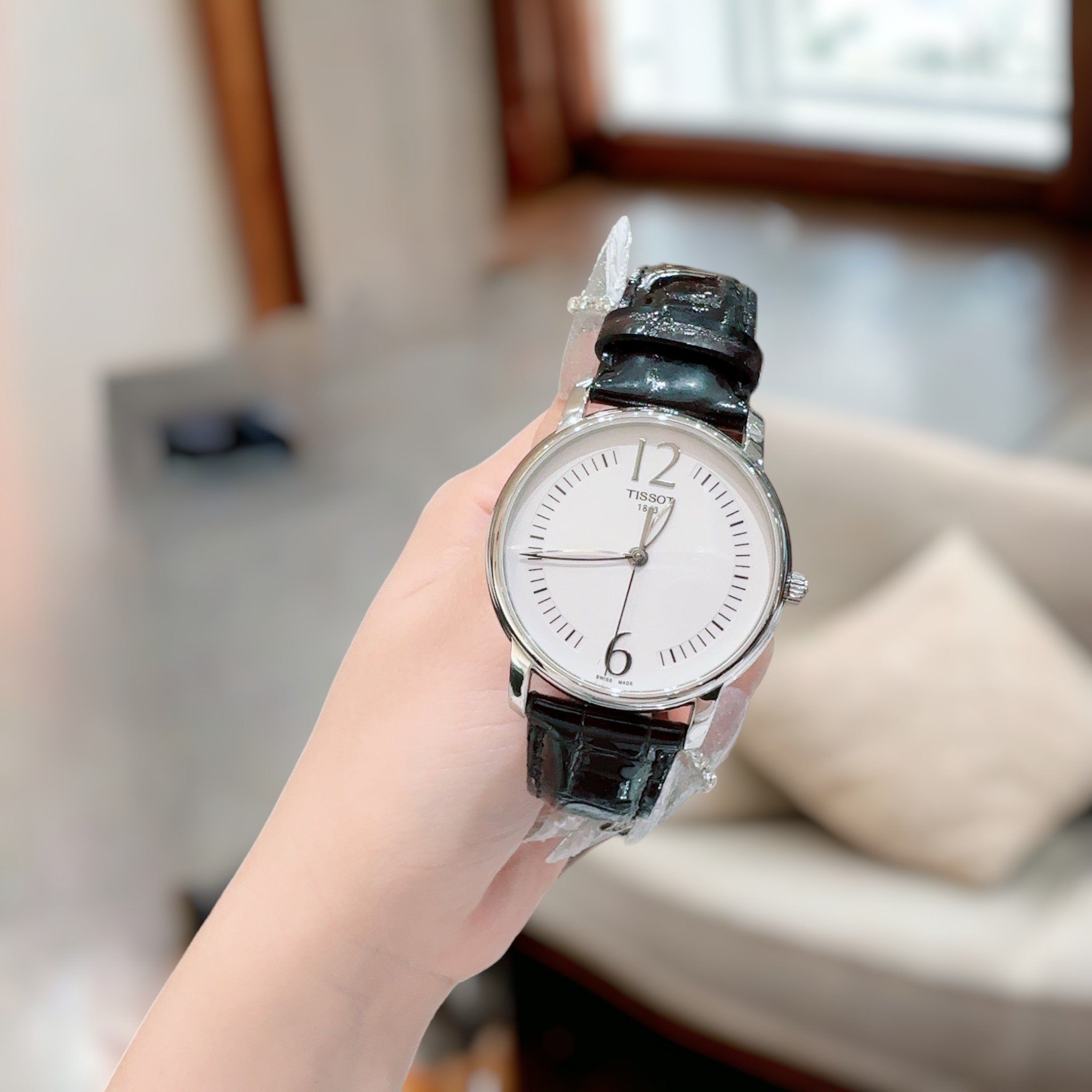 Tissot Quartz T052.210.16.037.00 - Đồng Hồ Nữ – PhongWatch