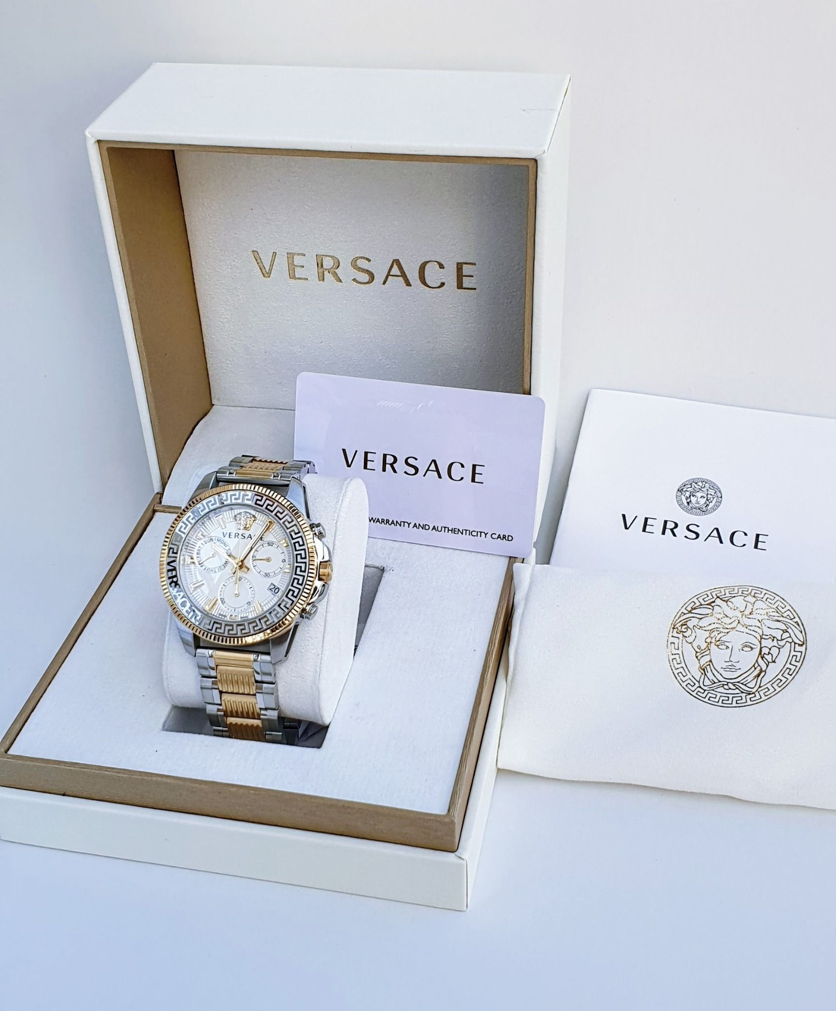 Versace V-Race Black Dial 43mm VE2B00221 - Đồng Hồ Nam – PhongWatch