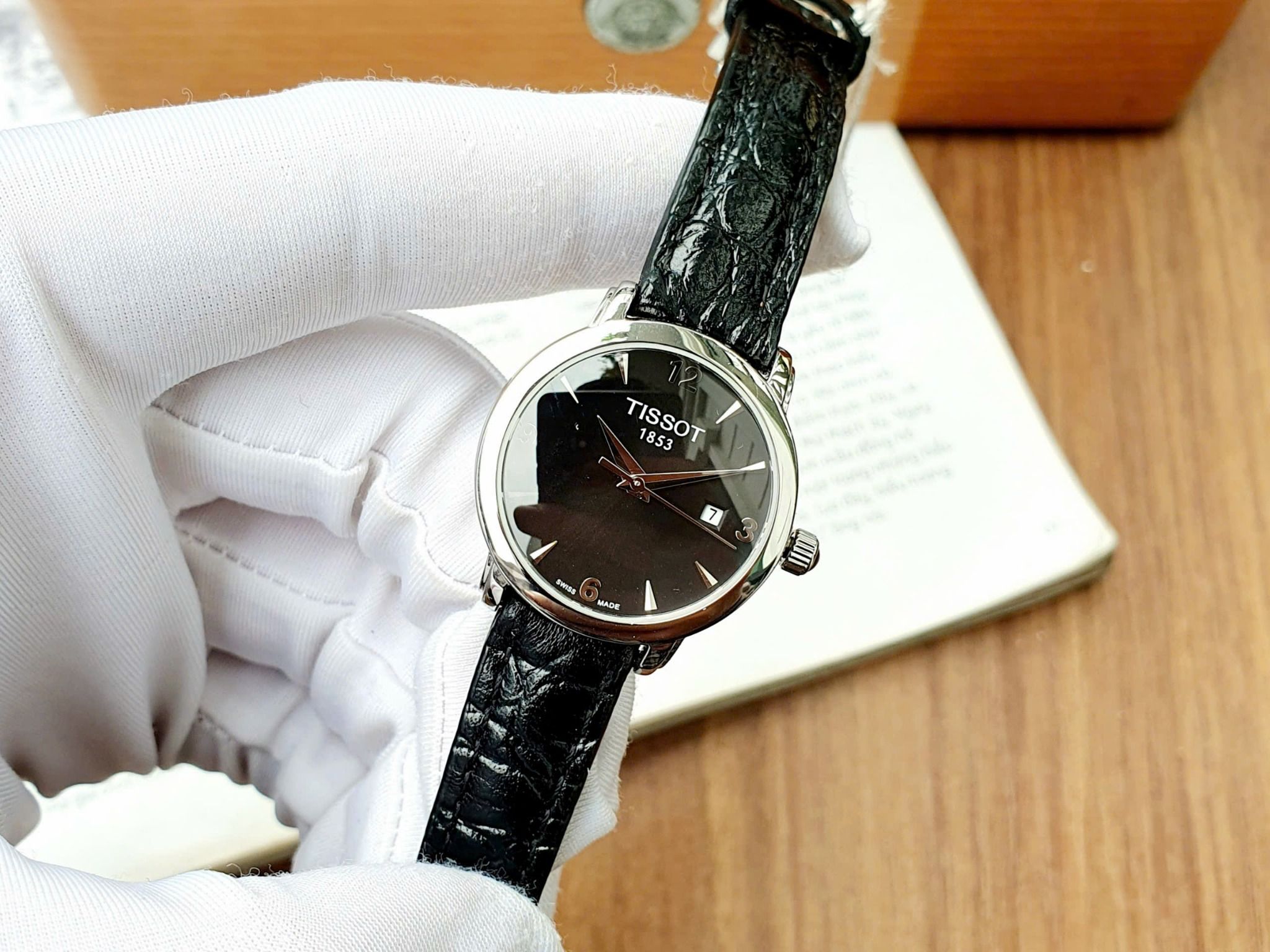 Tissot Quartz T057.210.16.057.00 T-Classic Everytime Ladies Watch - Đ ...