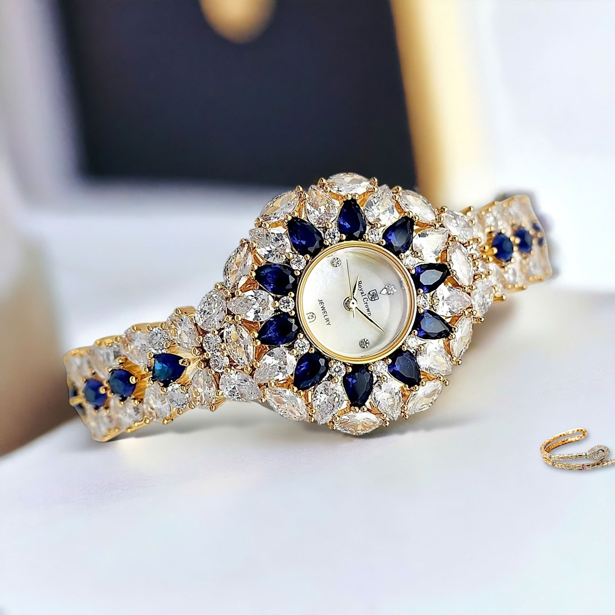 Royal Crown Quartz 2035 - Đồng Hồ Nữ – PhongWatch