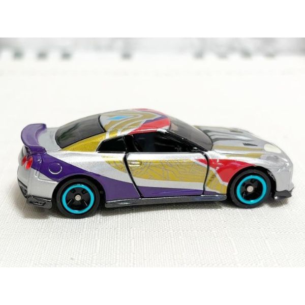 Đồ chơi mô hình xe Tomica UTR-11 Ultraman Trigger chính hãng – nShop - Game & Hobby
