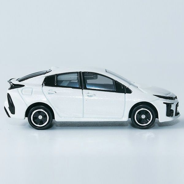 Mô hình xe đồ chơi Tomica No. 76 Toyota Prius PHV GR Sport – nShop - Game & Hobby