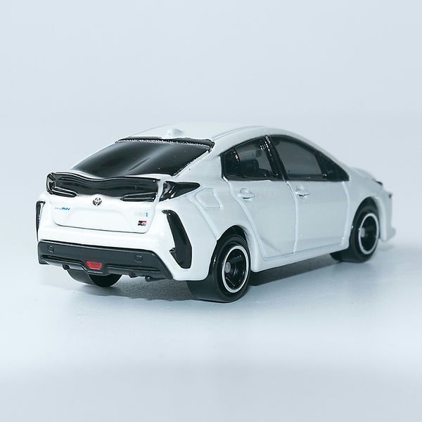 Mô hình xe đồ chơi Tomica No. 76 Toyota Prius PHV GR Sport – nShop - Game & Hobby