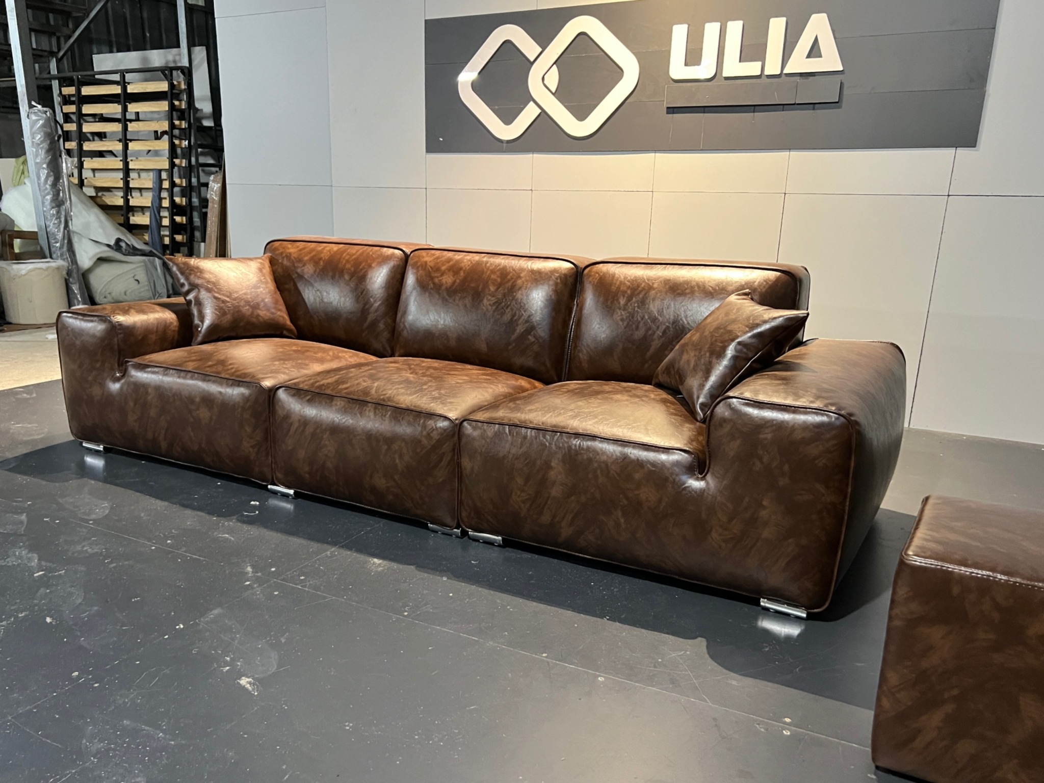 Ghế sofa Kenli bọc da Rico – ULIA