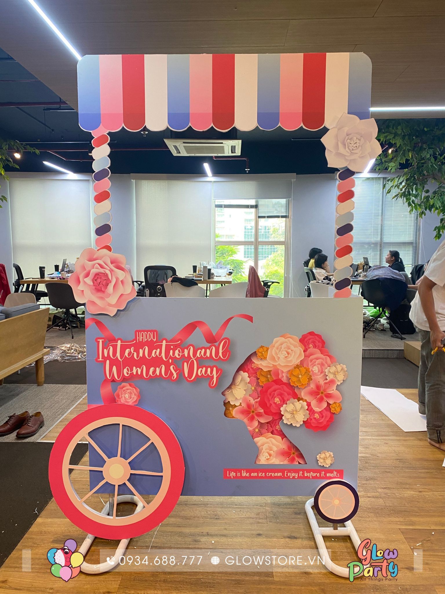 Mô hình xe kem – Glowstore