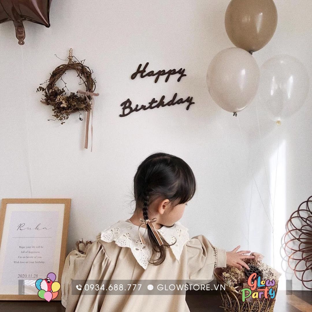 Chữ Happy Birthday nỉ nghiêng nâu – Glowstore