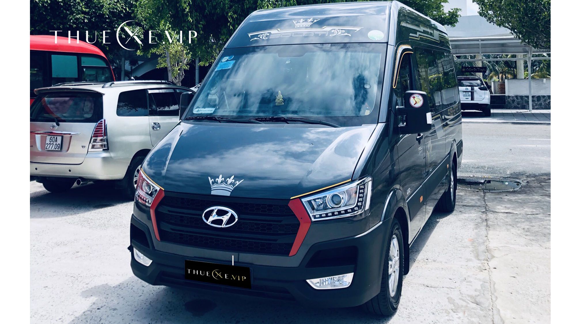 HYUNDAI SOLATI 16 seats VIP car rental in HCM City - thuexe.vip