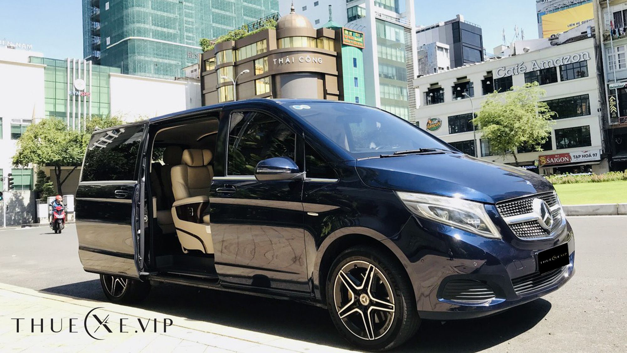 Mercedes V250 VIP car rental in HCM City - Mer s500, s450, s65 – thuexe.vip