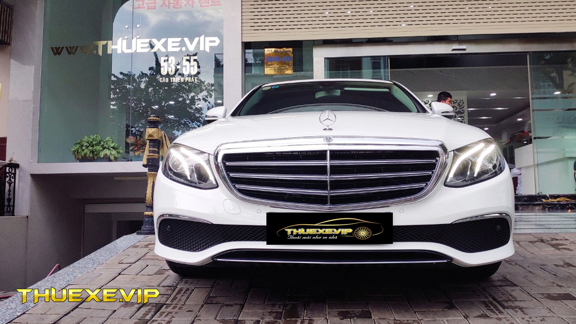 Mercedes E200 VIP car rental in HCM City - Mercedes E200, E300 – thuexe.vip
