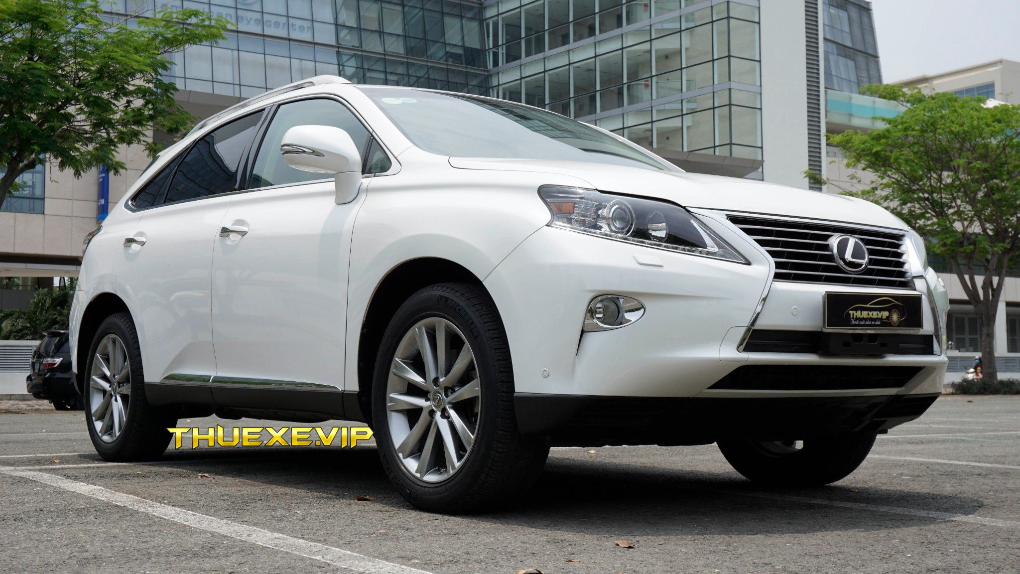 Lexus Rx350 VIP car rental in HCM City - thuexe.vip