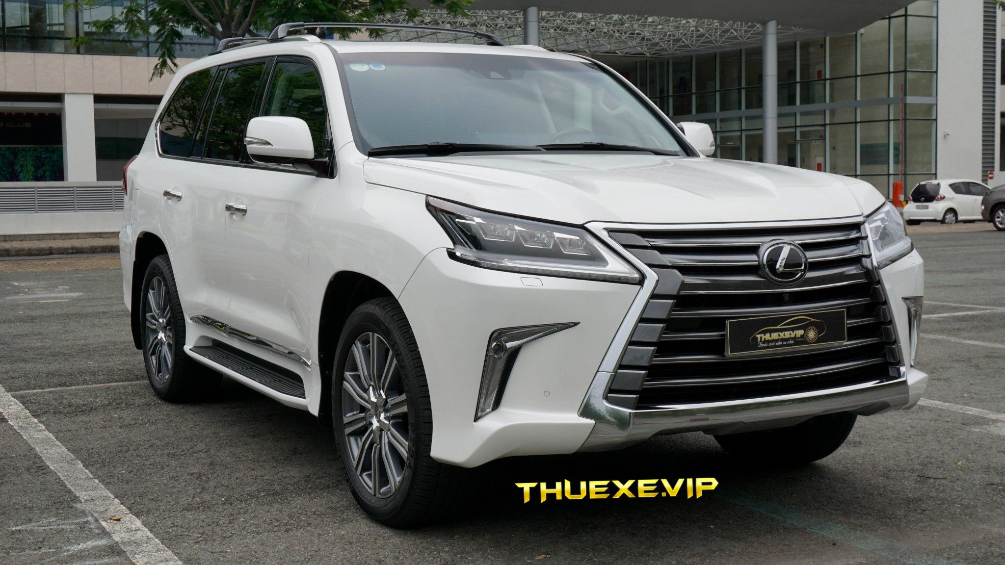 Lexus Lx570 VIP car rental in HCM City - thuexe.vip