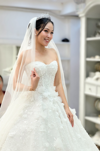 RENEE - VELTX- 680 ELITE BALLGOWN OFFWHITE BLING & GLAM SWEETHEART SWE ...