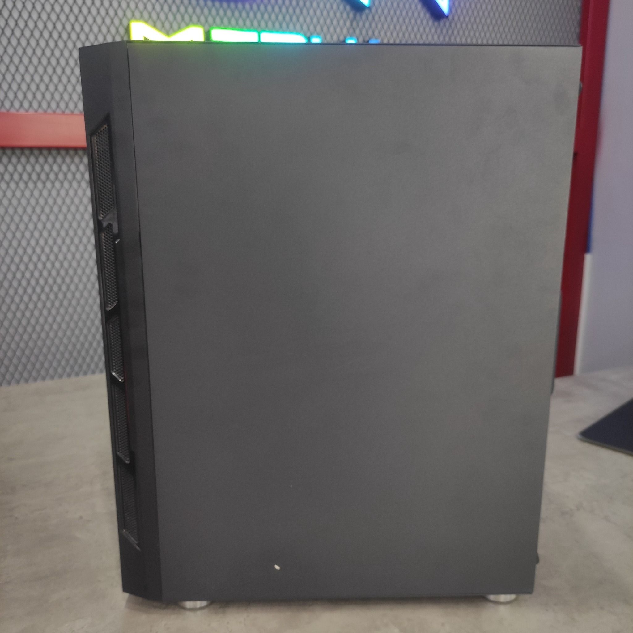 CASE MIK TN10 MID TOWER GAMING BLACK 2ND – Máy Tính Biên Hòa