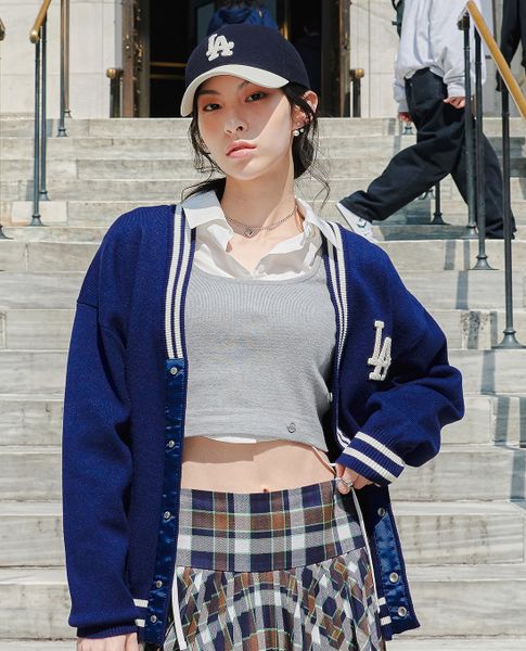 MLB - Áo khoác cardigan unisex cổ V tay dài Varsity