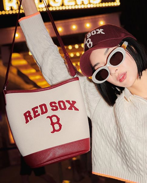 MLB - Túi đeo vai nữ Varsity Basic Canvas Bucket