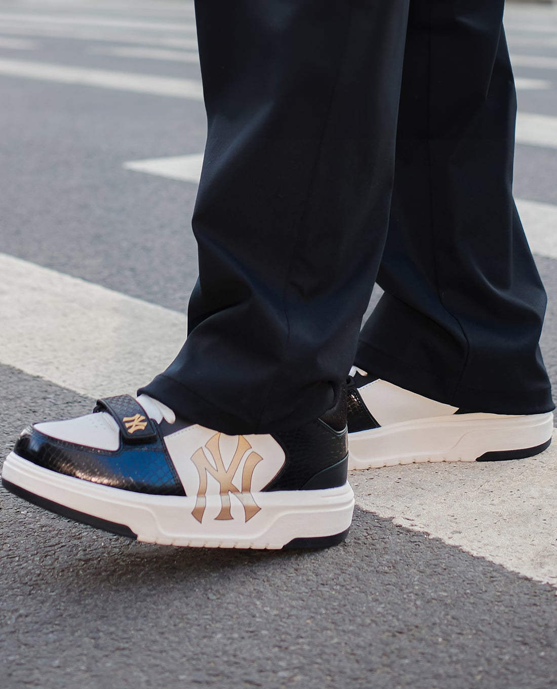 MLB - Giày sneakers unisex cổ thấp Chunky Liner Mid Lux