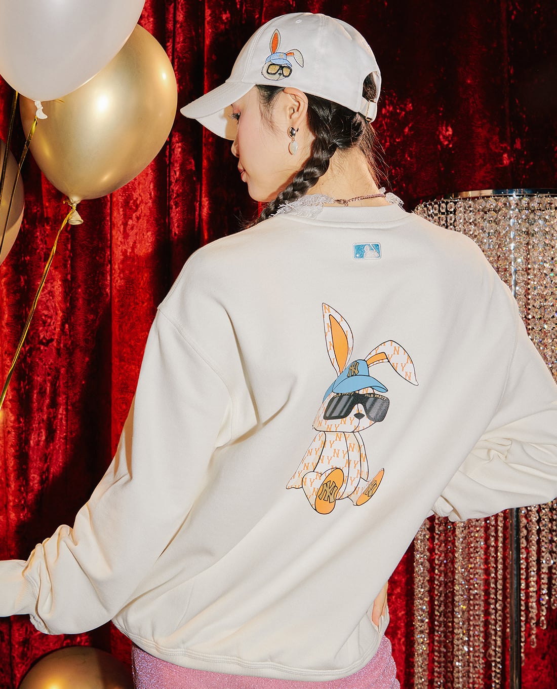 MLB - Áo sweatshirt phom suông tay dài Rabbit Mega Overfit