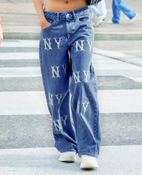 MLB - Quần jeans nữ ống rộng Mega Logo Applique