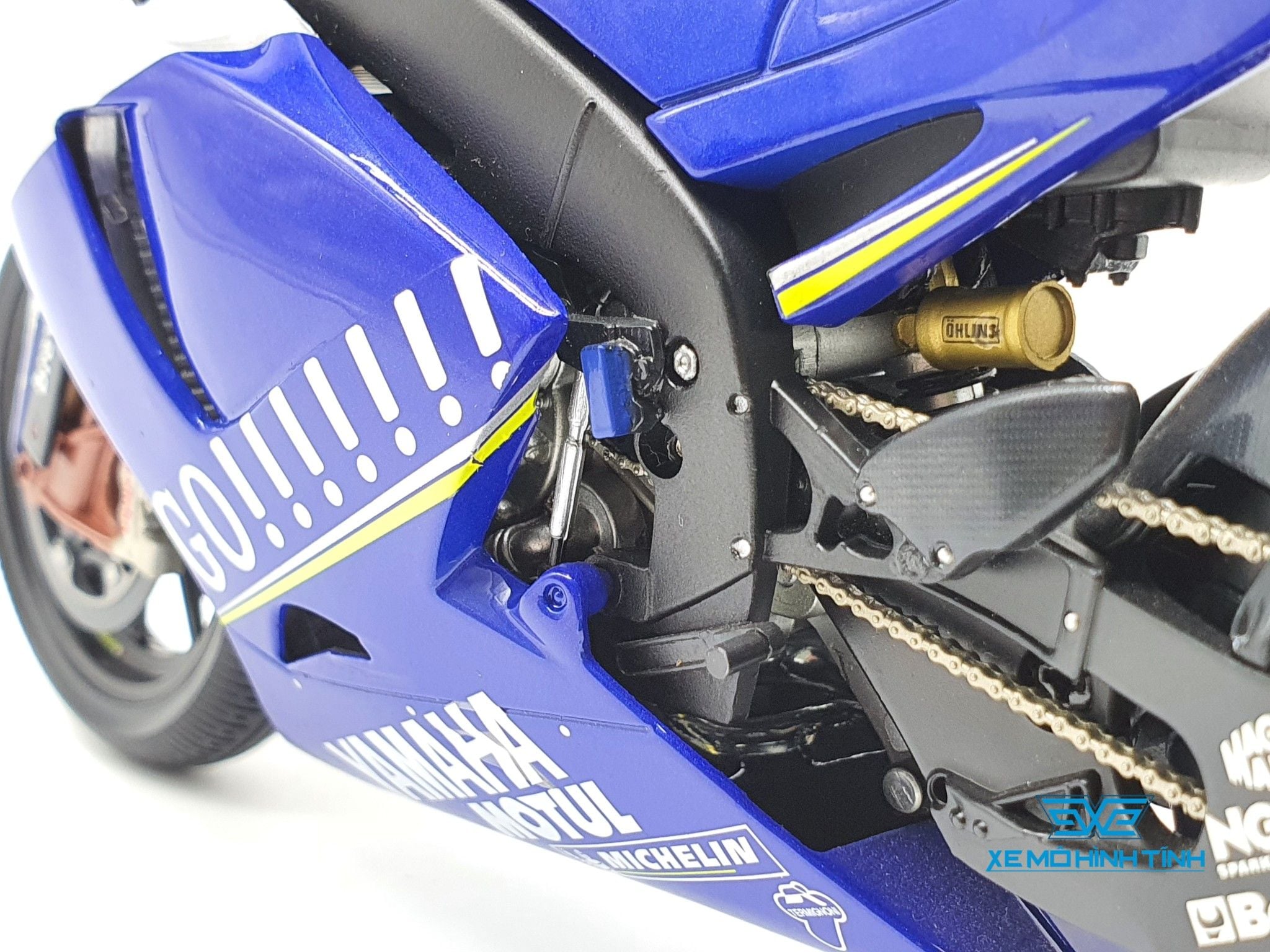 XE MÔ HÌNH YAMAHA YZR R1 VALENTINO ROSSI MOTOGP DONINGTON 2005 + FIGUE ...