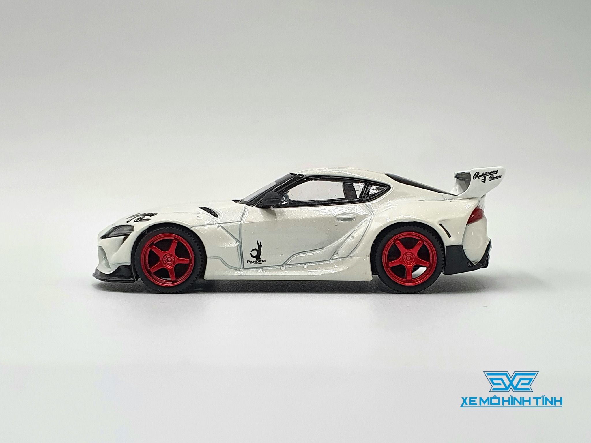Xe Mô Hình Pandem Toyota GR Supra V1.0 Pearl White LHD 1:64 MiniGT ( T ...