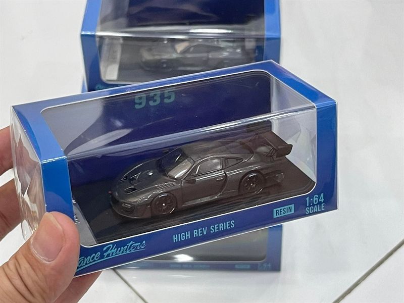Xe Mô Hình Porsche 935 1:64 Stance Hunters (Xám Carbon) – Shop Xe Mô ...