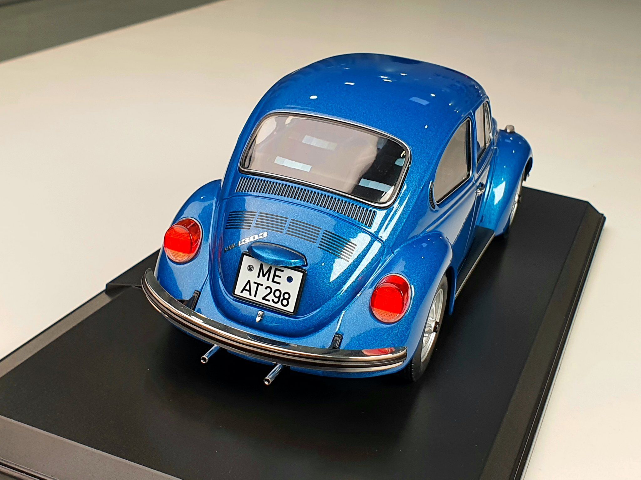 Xe mô hình VW 1303 City 1973 1:18 Norev (Blue) – Shop Xe Mô Hình Tĩnh