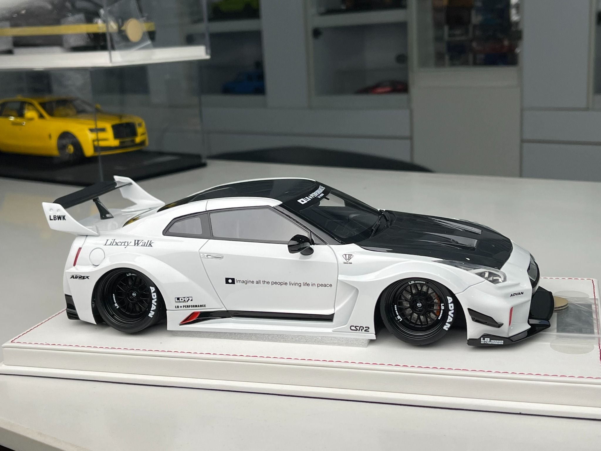 Xe Mô Hình Nissan GTR R35 Liberty Walk 1:18 LB Performance ( Trắng ...