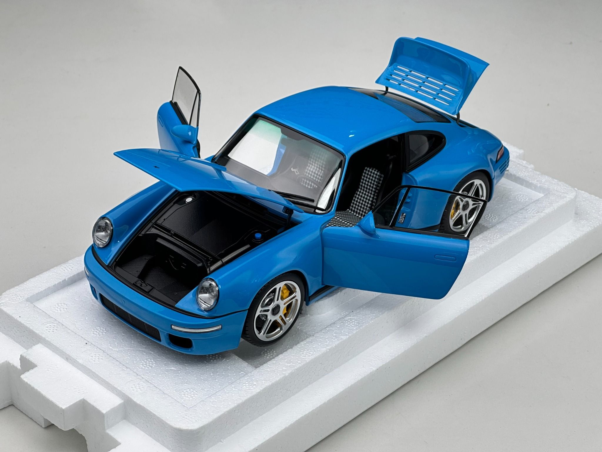Xe Mô Hình Ruf SCR - 2018 1:18 Almost Real ( Maxico Blue ) – Shop Xe Mô ...