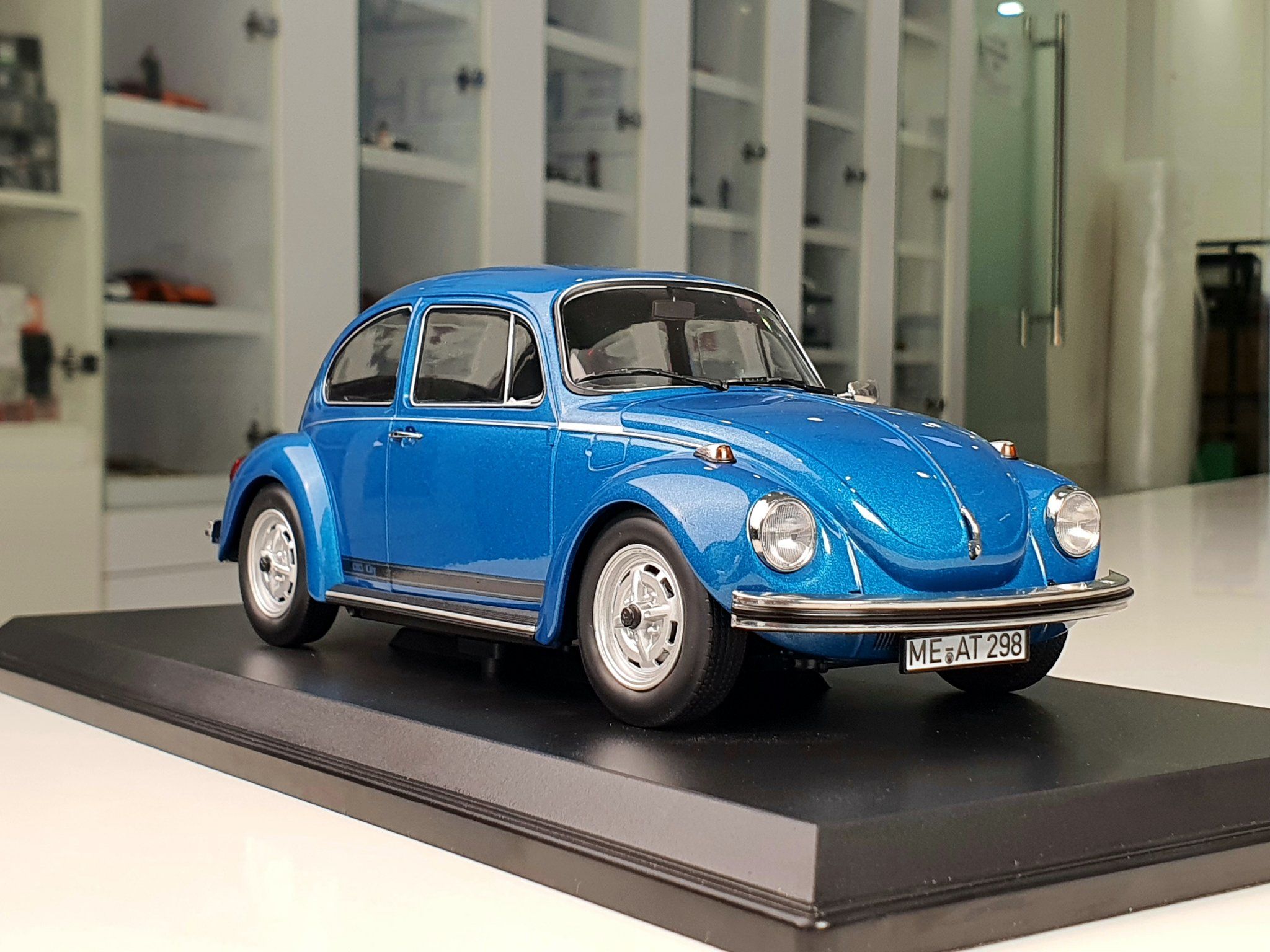 Xe mô hình VW 1303 City 1973 1:18 Norev (Blue) – Shop Xe Mô Hình Tĩnh