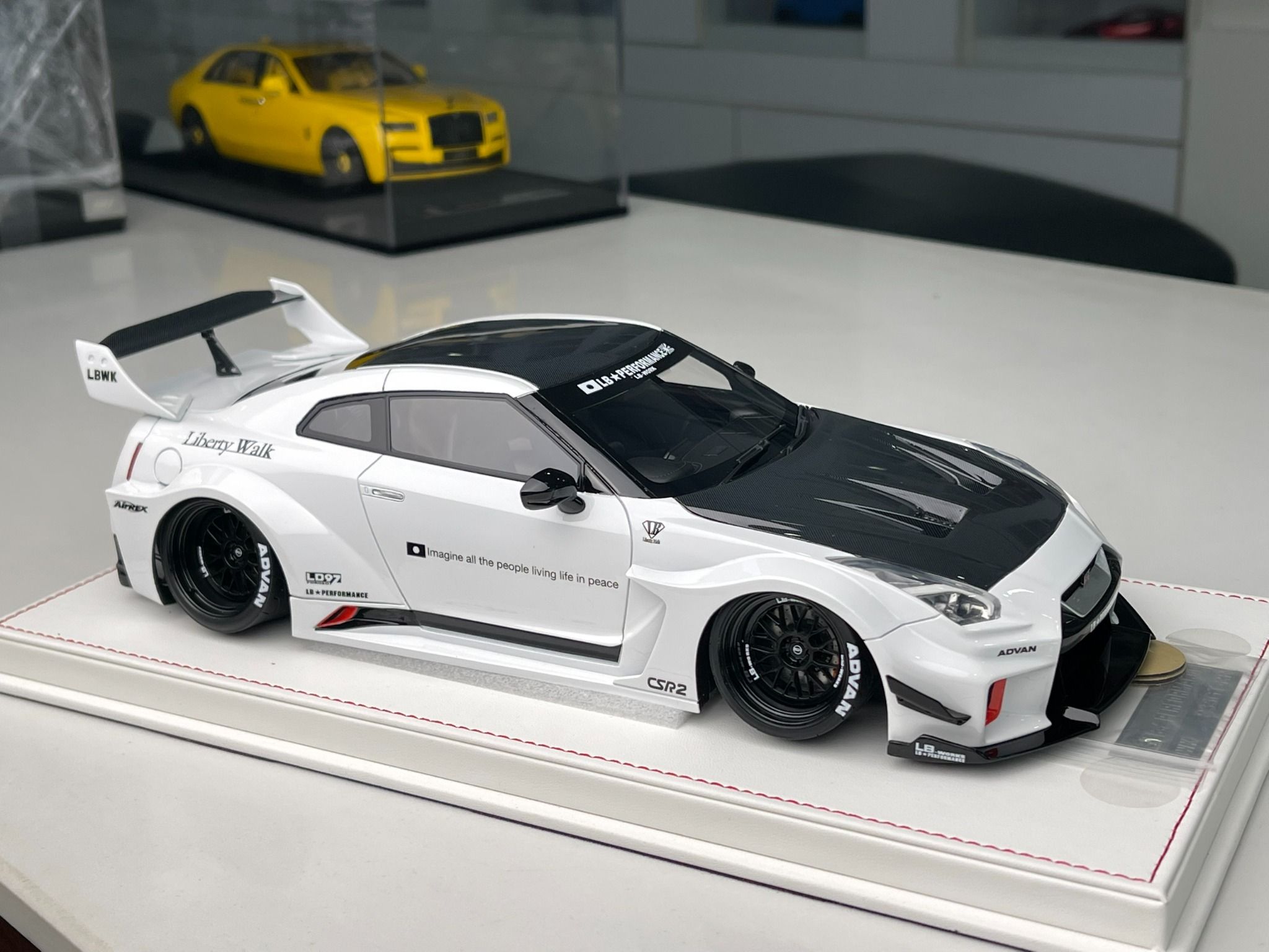 Xe Mô Hình Nissan GTR R35 Liberty Walk 1:18 LB Performance ( Trắng ...