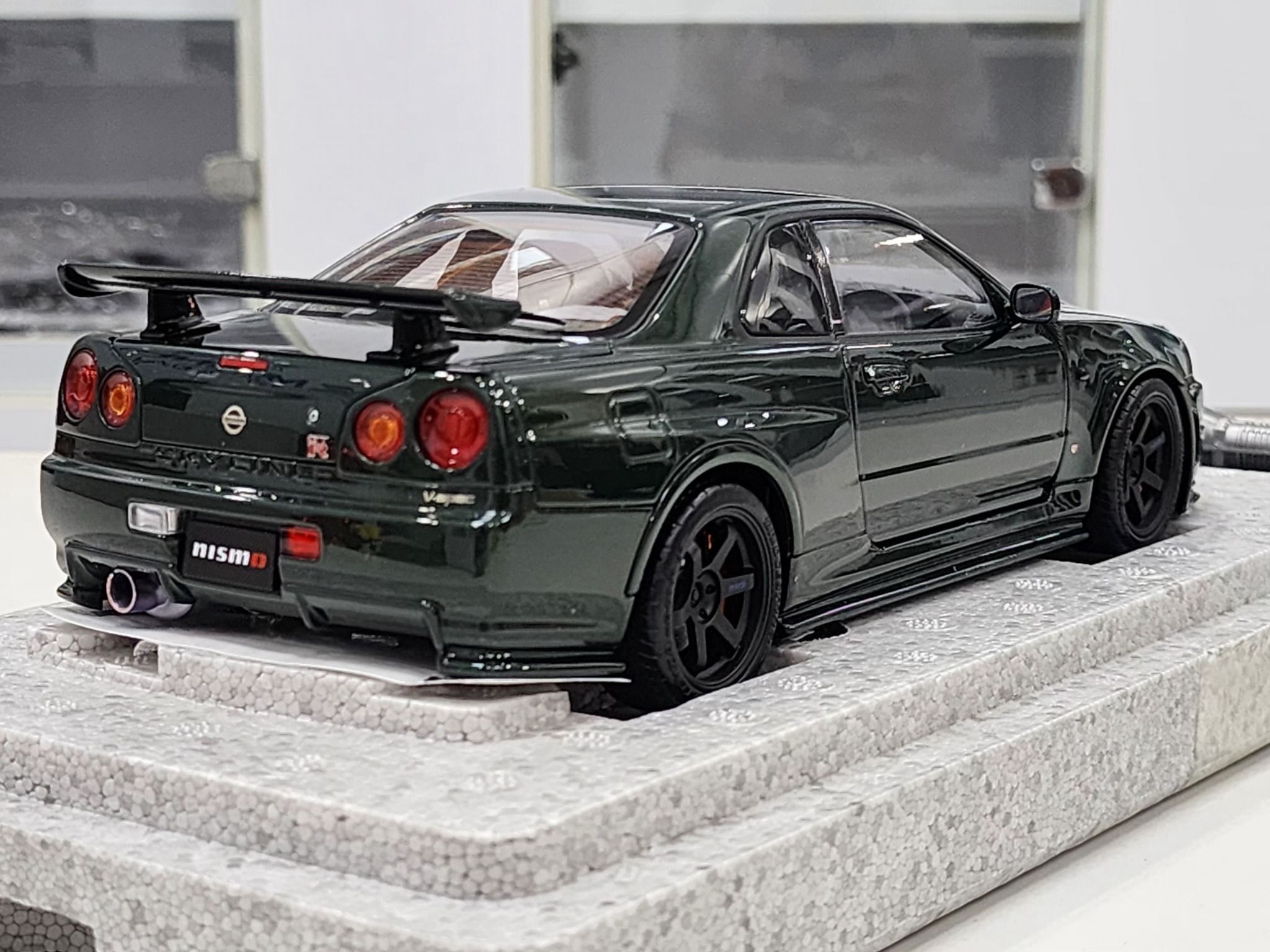Xe Mô Hình Nissan Skyline GT-R (R34) Nismo Customized 1:18 Motorhelix ...