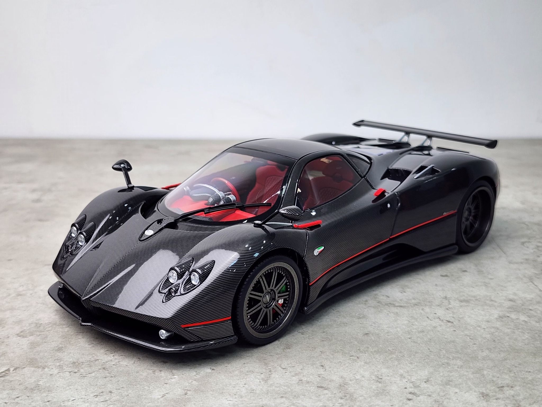 Xe Mô Hình Zonda F 2005 1:18 Almost Real ( Đen Carbon ) – Shop Xe Mô ...