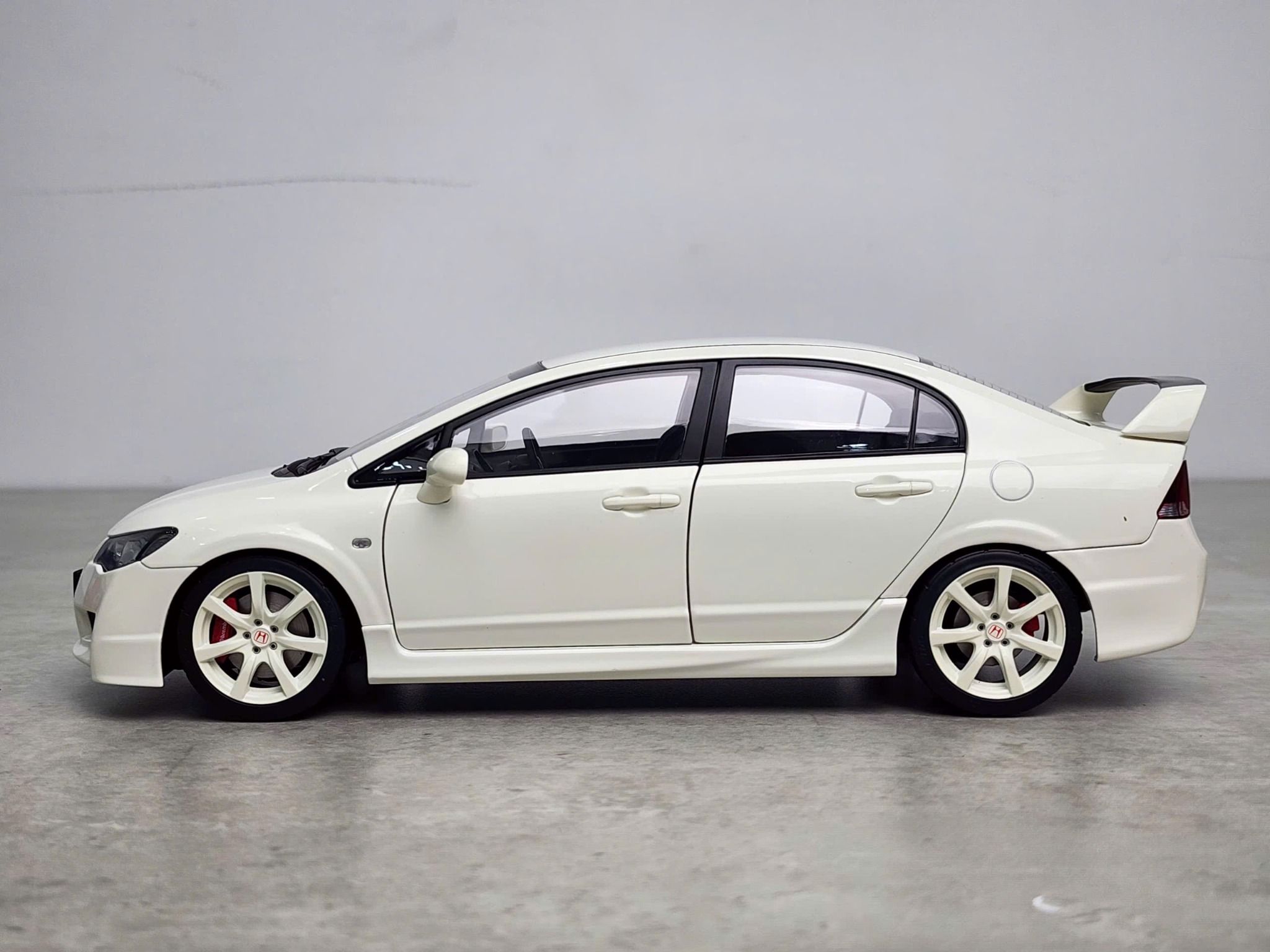 Xe Mô Hình Honda Civic Type R (FD2) 2007 Early Version 1:18 Motor Heli – Shop Xe Mô Hình Tĩnh