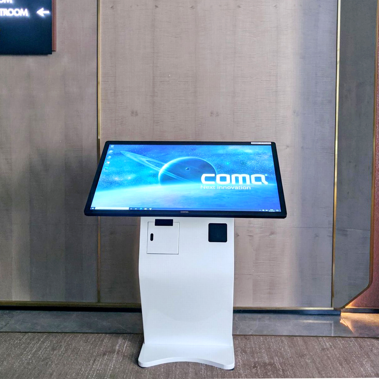 COMQ Q-KIOSK 3237TMT – ComQ