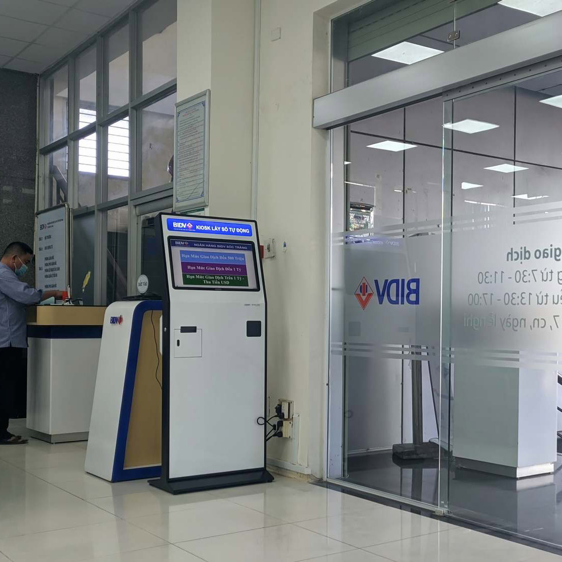 Hệ thống xếp hàng tự động cho ngân hàng COMQ QMS – ComQ