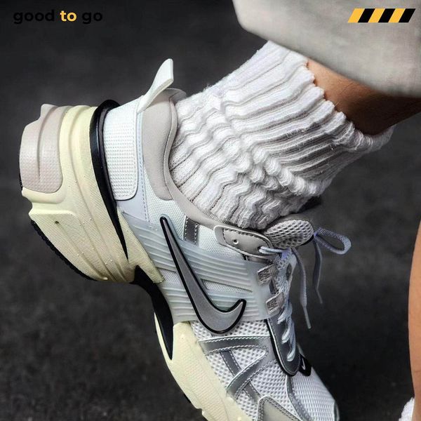 Giày Nike V2K Run– Summit White Metallic Silver (W) – FD0736-100 ...