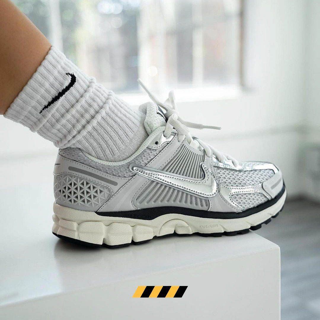 Giày Nike Zoom Vomero 5 – Photon Dust Metallic Silver (W) – FD0884-025 ...