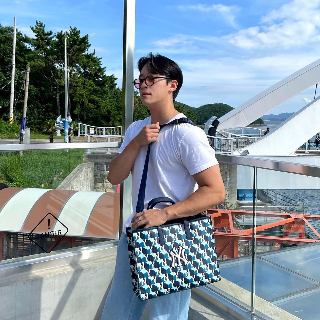 Túi MLB Cube Monogram 3AORM042N-50NYD – ADLV, NEWERA, MLB