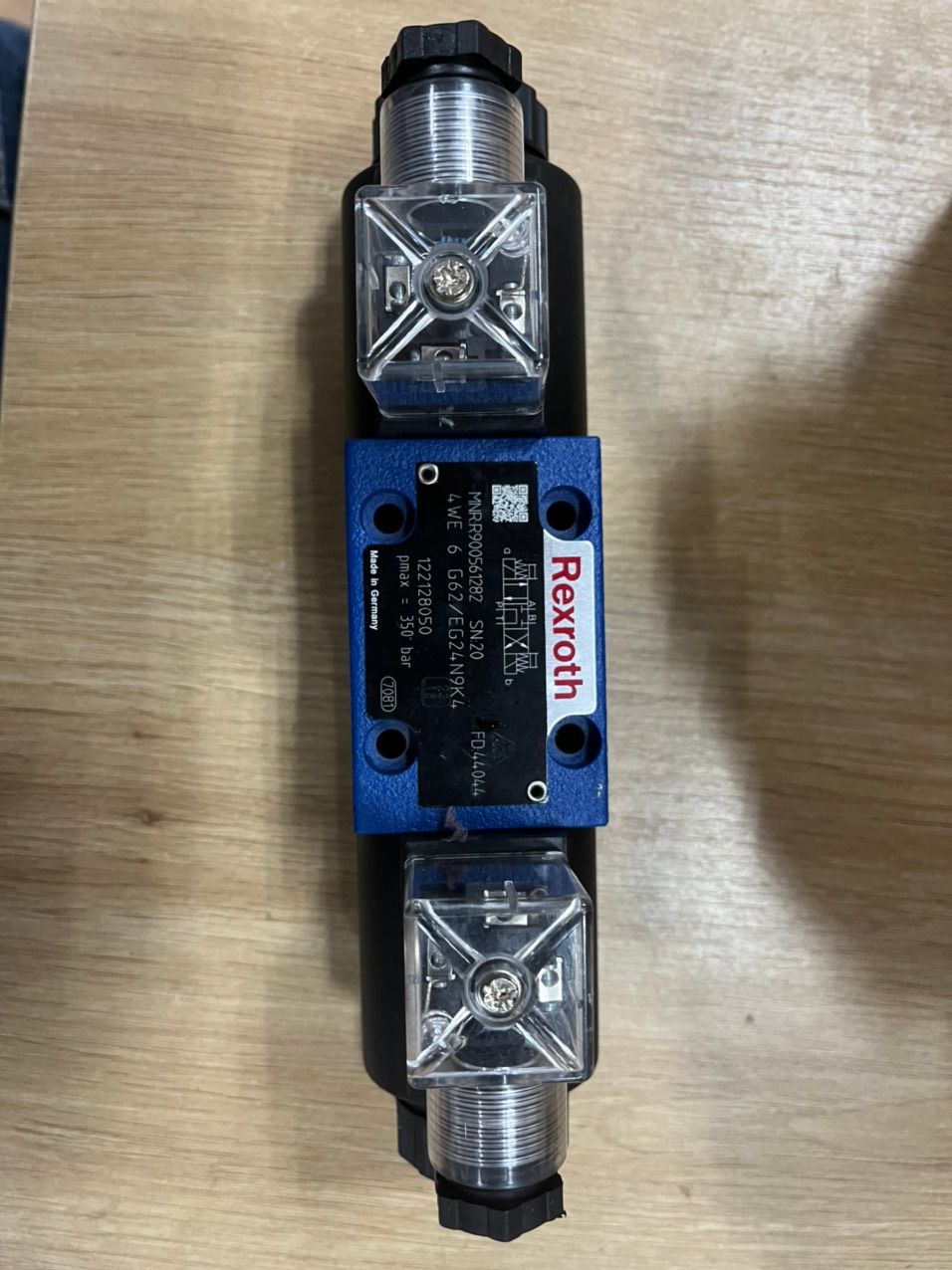 Van thủy lực REXROTH 4WE-6-D62/EW230N9K4 CHOTROIONLINE.NET