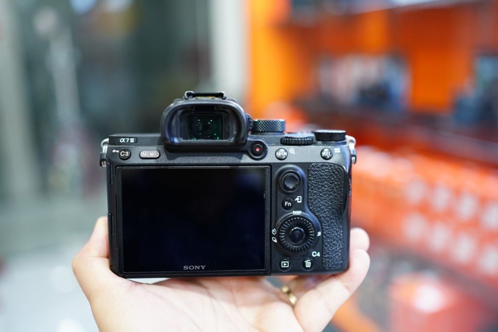 Sony A7 mark iii | LP Camera Store - Thế giới máy ảnh Mirrorless chính hãng
