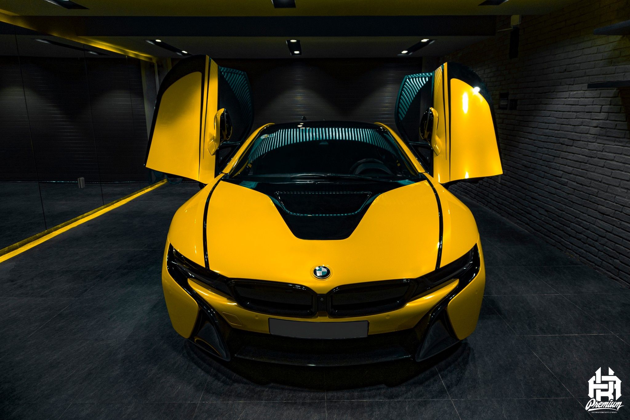 Tem xe BMW i8 - Wrap đổi màu vàng Derek đẹp không tì vết – AK Premium