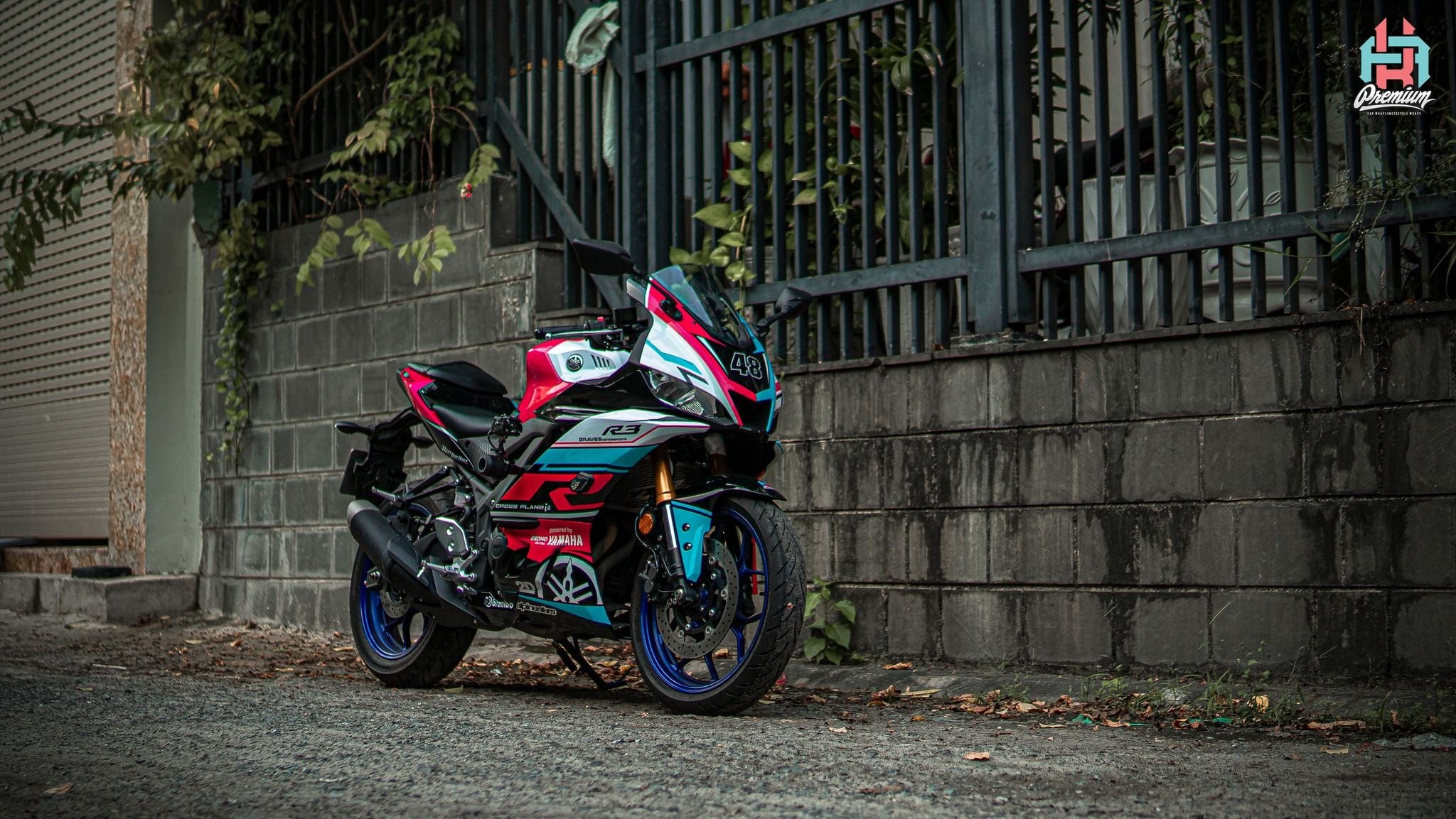 Yamaha R3 dán tem trùm 3 màu phong cách Tri-Color cực ngầu – AK Premium