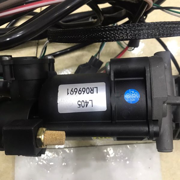 Bơm nâng gầm Land Rover Range Rover hàng Oem LR056304, LR037070, LR047 ...