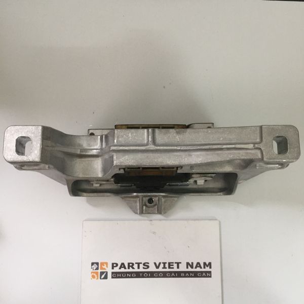 Cao su chân máy Mercedes GLA200 đời 2016. Mã A2462400000, A 246 240 00 ...