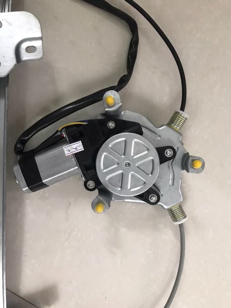 Compa lên xuống kính Ford Laser 1.8 trước trái – Phụ Tùng Ô Tô Tuấn Tú ...