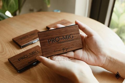 Hộp name card gỗ Walnut | Khắc tên và logo doanh nghiệp theo yêu cầu ...