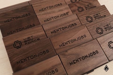 Hộp name card gỗ Walnut | Khắc hình theo yêu cầu – NAU FACTORY