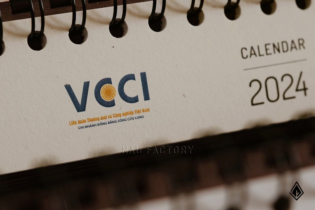 Lịch gỗ Minimalism form ngang - In logo doanh nghiệp – NAU FACTORY