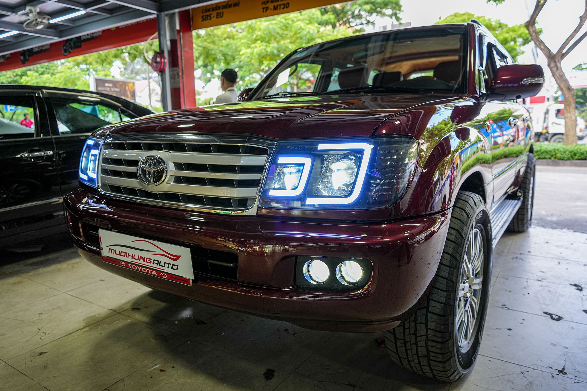 Độ Bi Gầm Aozoom Eagle F- Light Chính Hãng Xe Toyota Land Cruiser GXR - Mười Hùng Auto